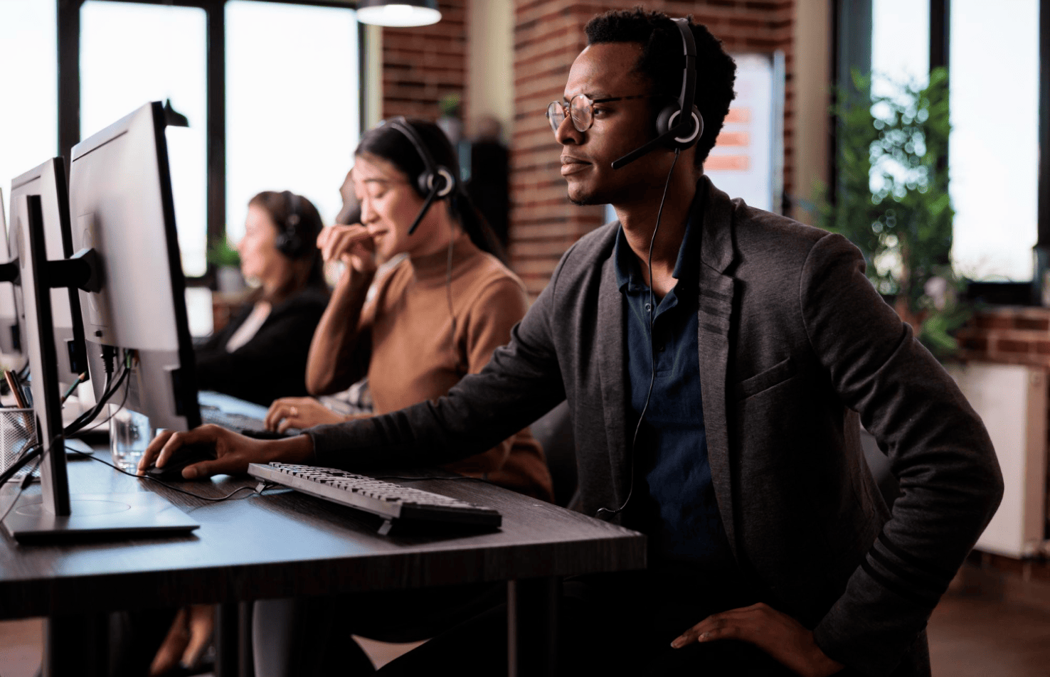 Efficient AI Chatbot Services by Stackerbee: Boosting Engagement